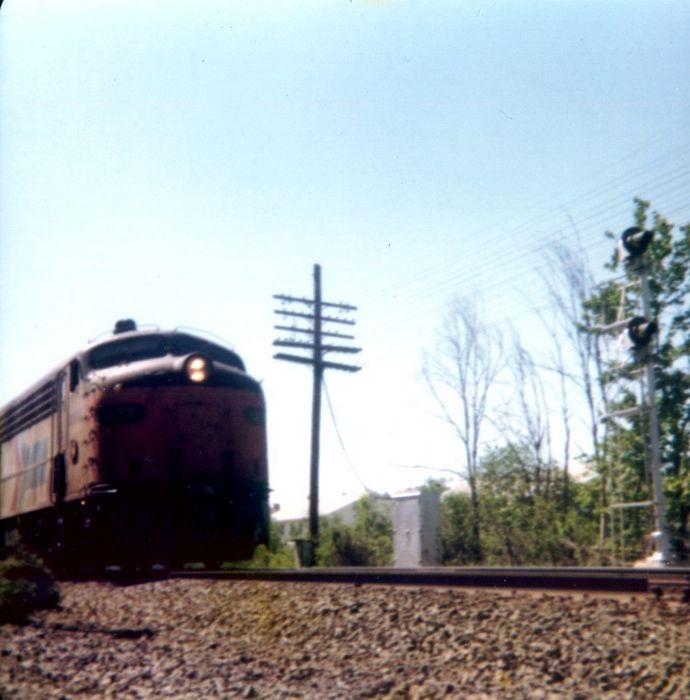 E unit heads an Amtrak commuter eastbound - part 2: The NERAIL New ...