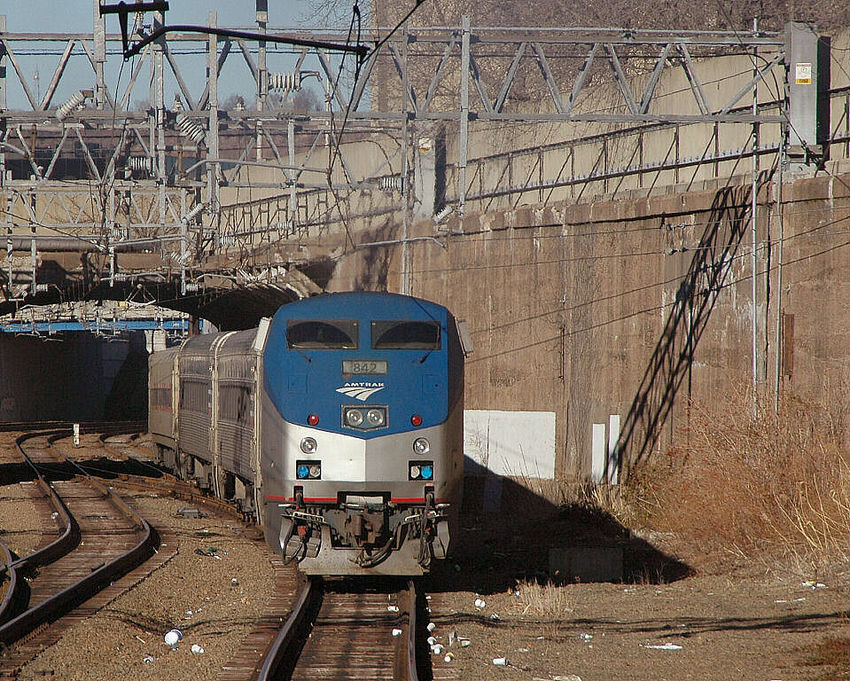 Shore Line East with Amtrak P40, New Haven, CT: The NERAIL New England ...