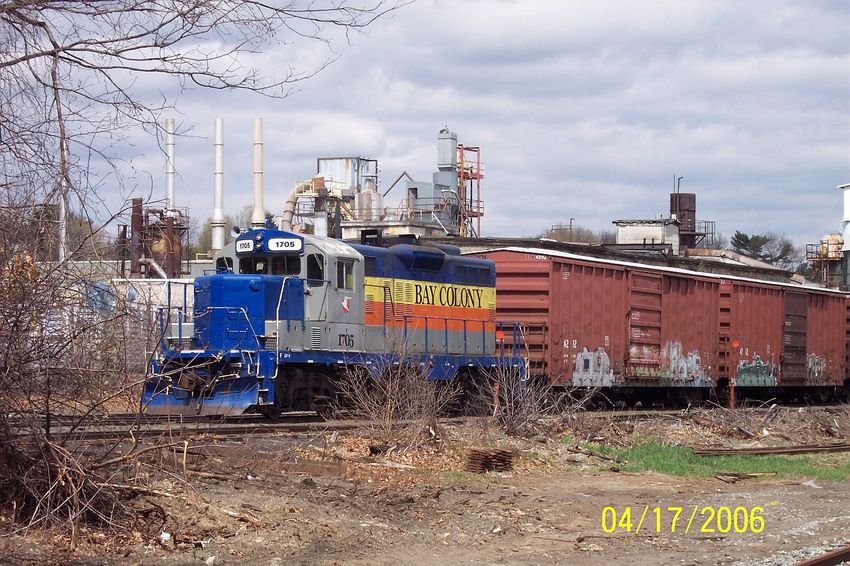 Bay Colony 1705 working the Millis yard.: The NERAIL New England ...