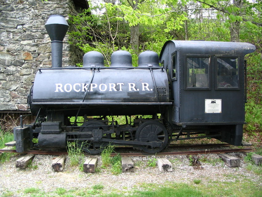 Locomotive in Rockport, Maine (1): The NERAIL New England Railroad ...
