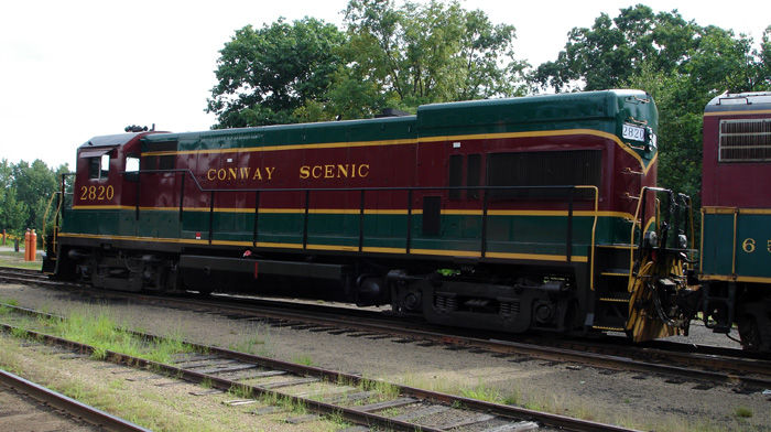 Rear quater view of #2820: The NERAIL New England Railroad Photo Archive