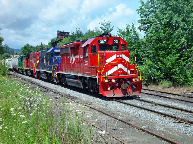 Green Mountain Railroad No. 263 in Chester, VT (3): The NERAIL New ...