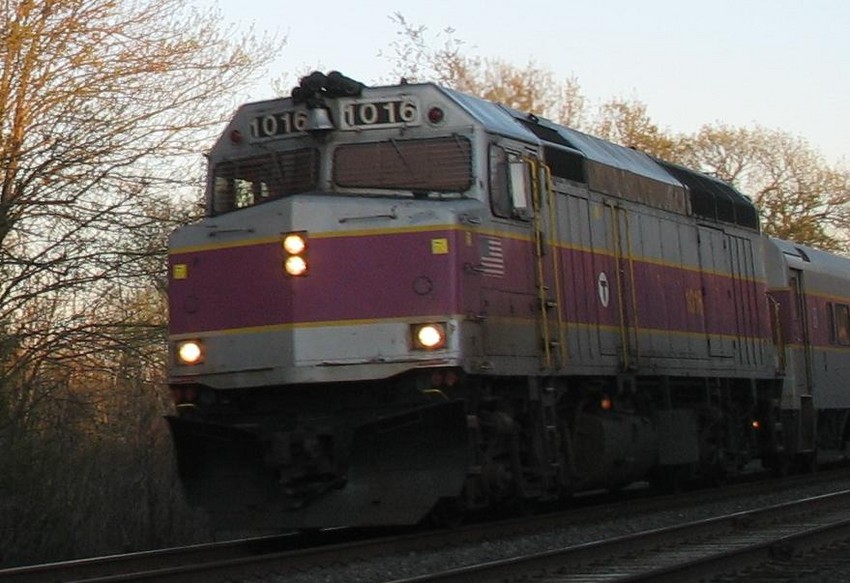 MBTA Engine #1016 Hauling Commuter Northbound: The NERAIL New England ...