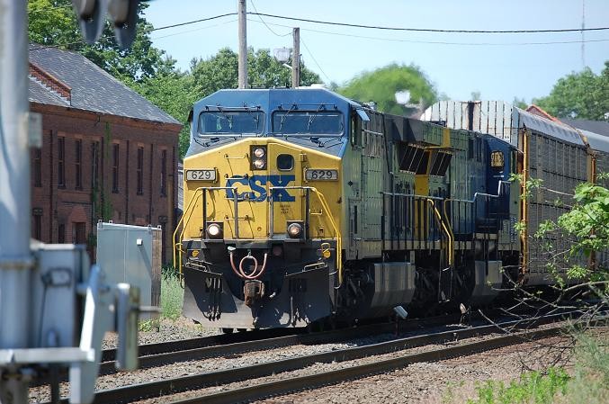 Eastbound freight West Springfield, MA: The NERAIL New England Railroad ...