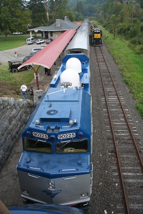 Overhead view of Amtrak 90225: The NERAIL New England Railroad Photo ...