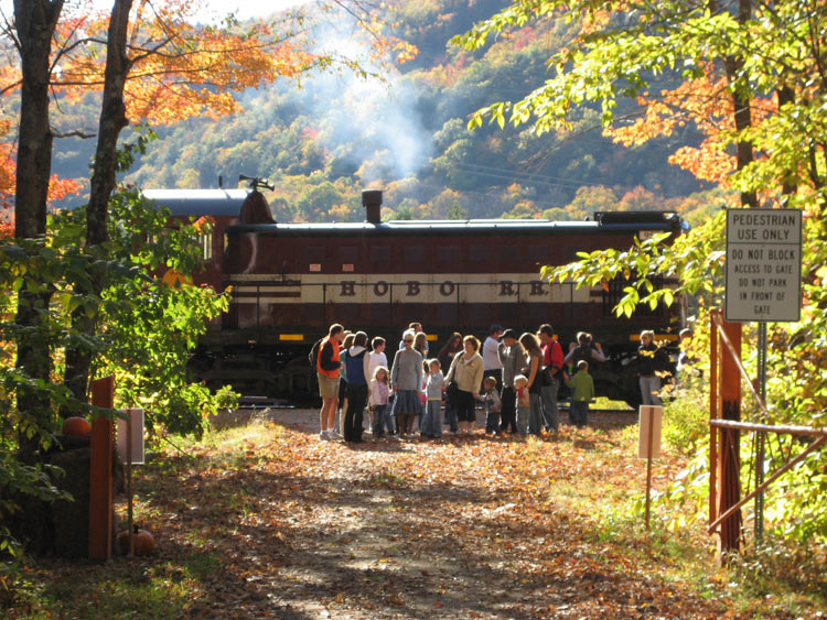 Pumkin Patch on the Hobo Railroad: The NERAIL New England Railroad ...