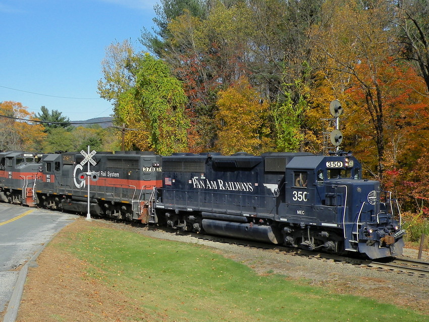 Pan Am 350 through Shelburne Falls: The NERAIL New England Railroad ...