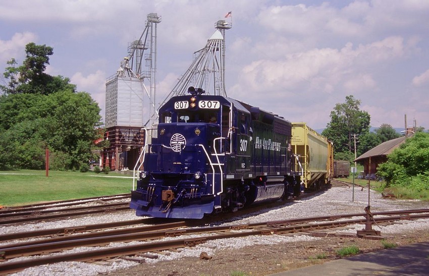 ST RJNB @ North Bennington, VT: The NERAIL New England Railroad Photo ...