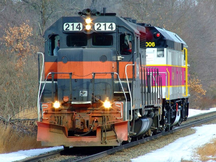 ST 214 hauls MBTA 1006: The NERAIL New England Railroad Photo Archive