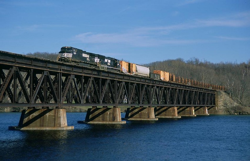 ST rail train @ Stillwater, NY: The NERAIL New England Railroad Photo ...