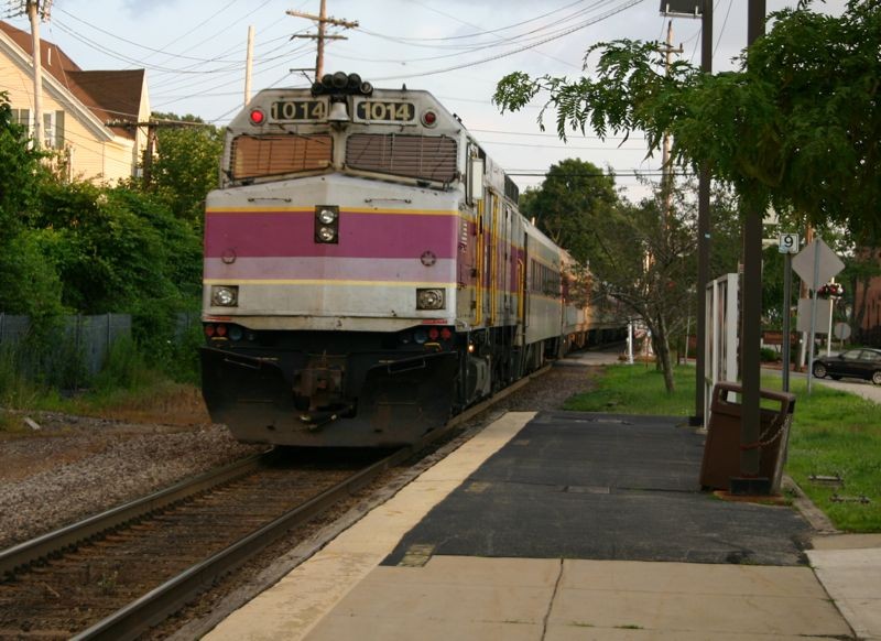 MBTA Commuter Rail Train Departing Andover: The NERAIL New England ...