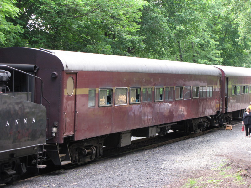 Ex LIRR #2900 series coaches: The NERAIL New England Railroad Photo Archive