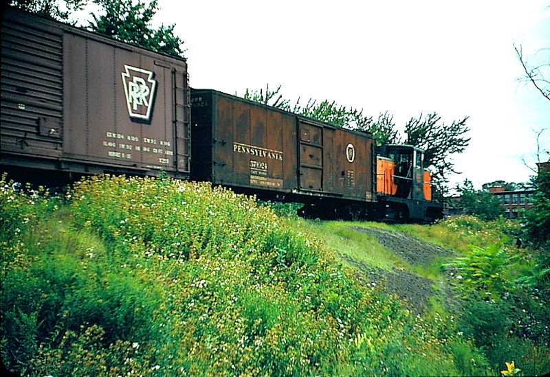 NEW HAVEN GE 44-TONNER ON THE MVRR: The NERAIL New England Railroad ...