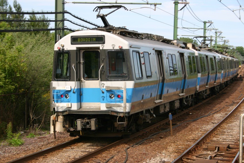 MBTA Blue Line Train Approaching Suffolk Downs: The NERAIL New England ...