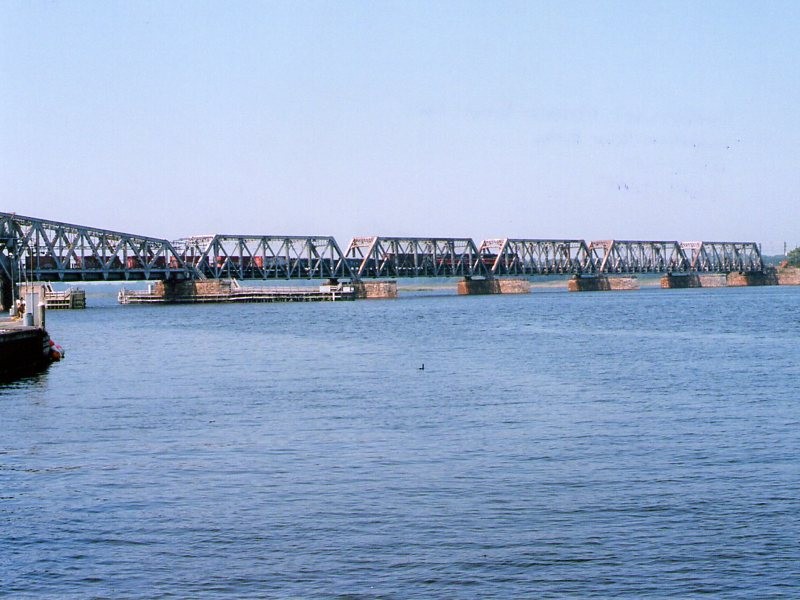 Connecticut River Bridge: The NERAIL New England Railroad Photo Archive