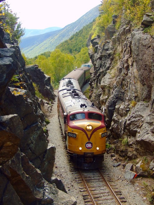 Notch Train Extra through The Gateway: The NERAIL New England Railroad ...