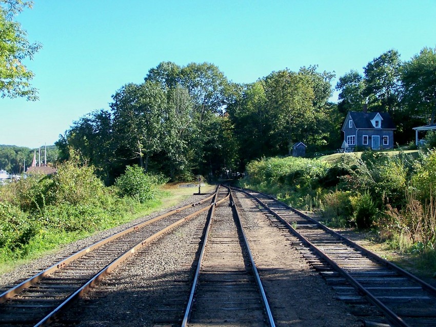 Deep River South: The NERAIL New England Railroad Photo Archive