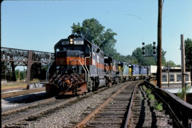 Southbound D&H freight at Schenectady: The NERAIL New England Railroad ...