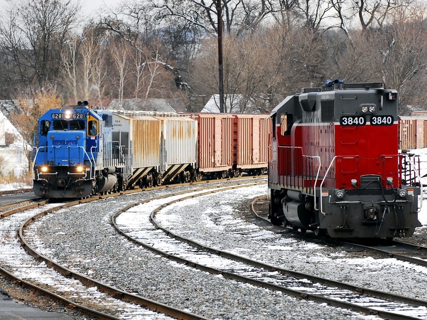 NECR trains 323 and 600 at White River: The NERAIL New England Railroad ...