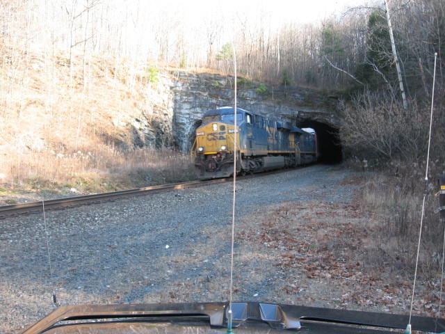 csx q293 @ state line tunnel: The NERAIL New England Railroad Photo Archive