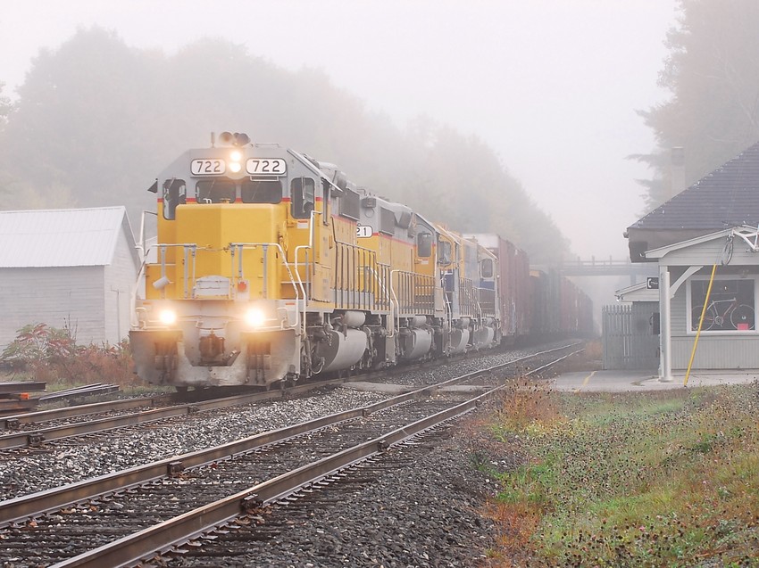 NECR 324 South at Claremont in October: The NERAIL New England Railroad ...