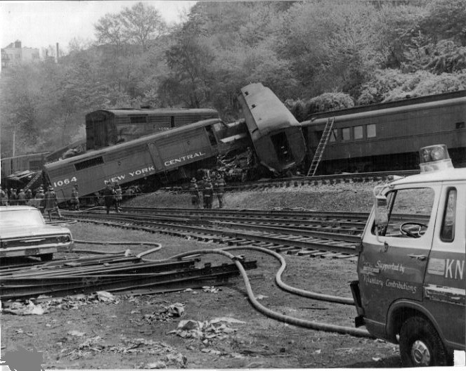 a head on crash on the new york central at new york city: The NERAIL ...