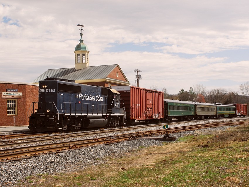 NECR Passenger Extra 600 at White River Junction: The NERAIL New ...