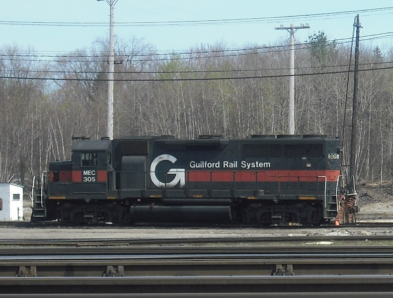 MEC#305 as PO3e working west yard 2010-4-14: The NERAIL New England ...