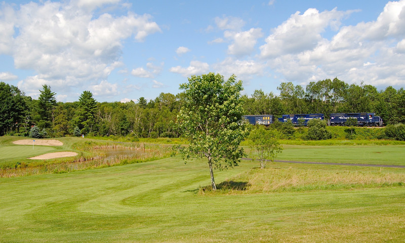 RUPO 307 passes a golf course: The NERAIL New England Railroad Photo ...