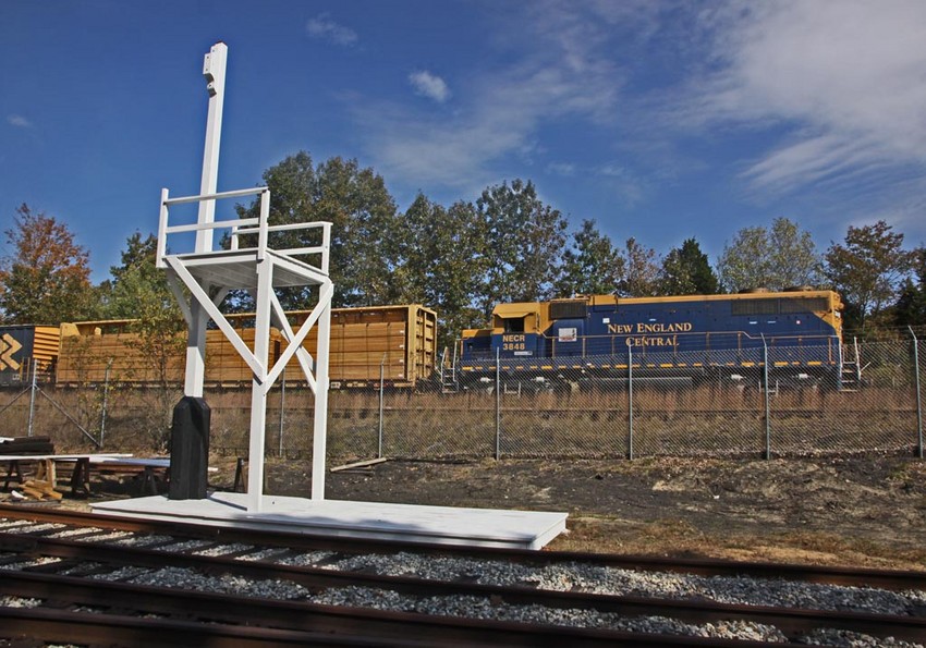 Train 608 passes the 'Gallows": The NERAIL New England Railroad Photo ...
