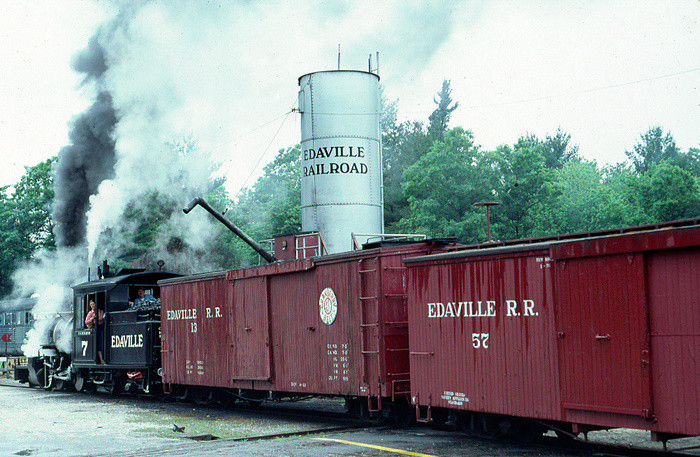 FREIGHT: The NERAIL New England Railroad Photo Archive