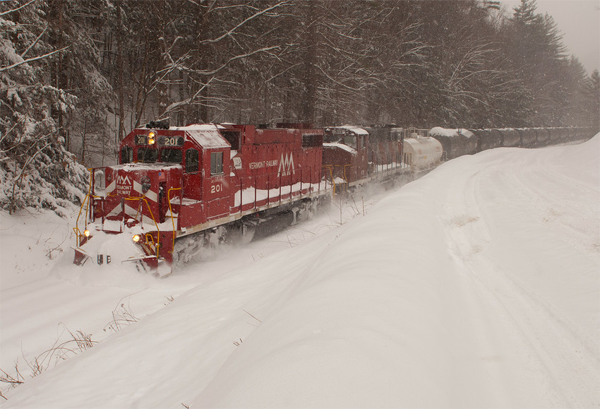 VRS 264 (667-001) Heads into the Cavendish Gorge: The NERAIL New ...