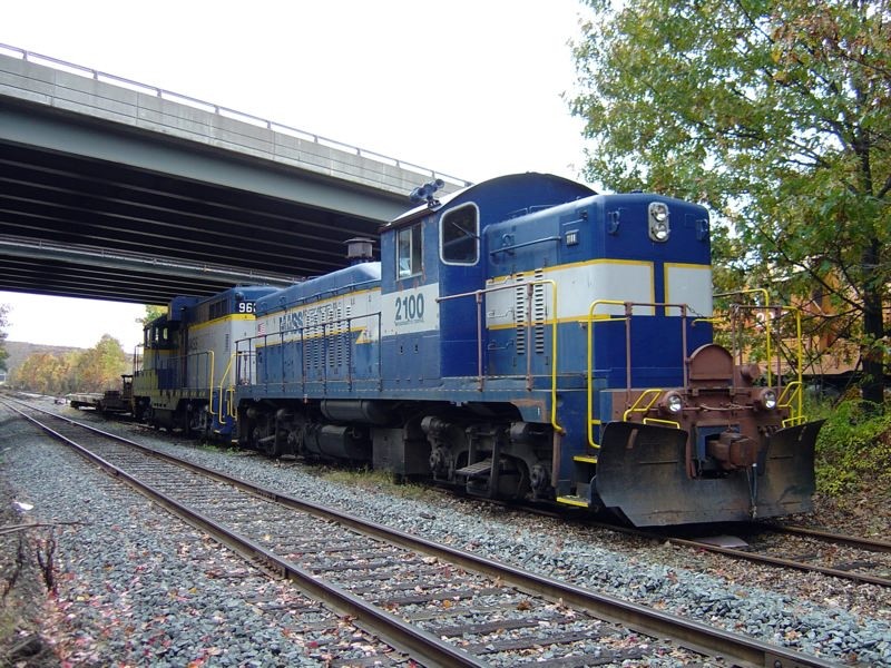 Mass Central NW5 2100 sits in Palmer MA: The NERAIL New England ...