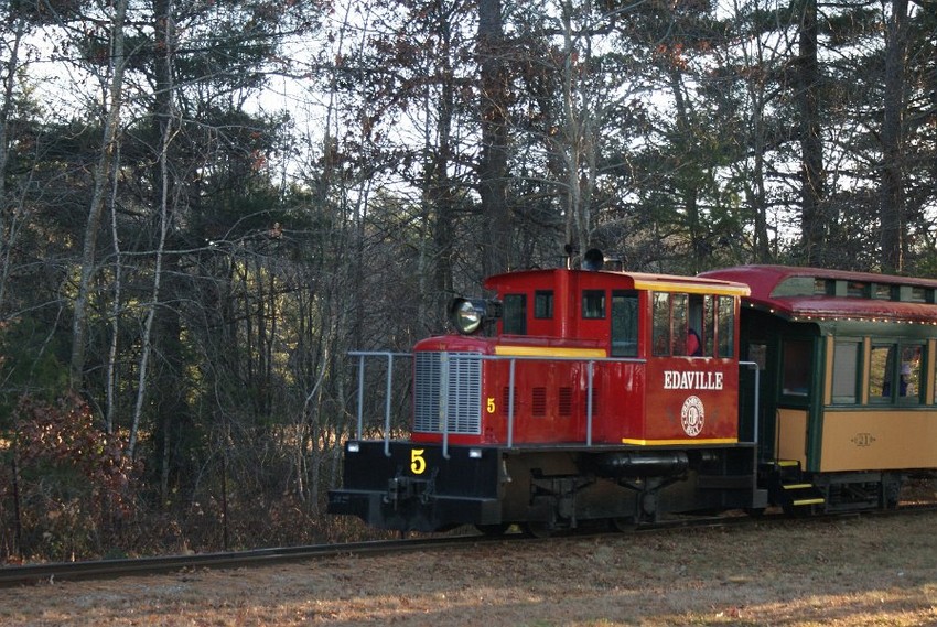 Edaville #5 Carver,MA.: The NERAIL New England Railroad Photo Archive