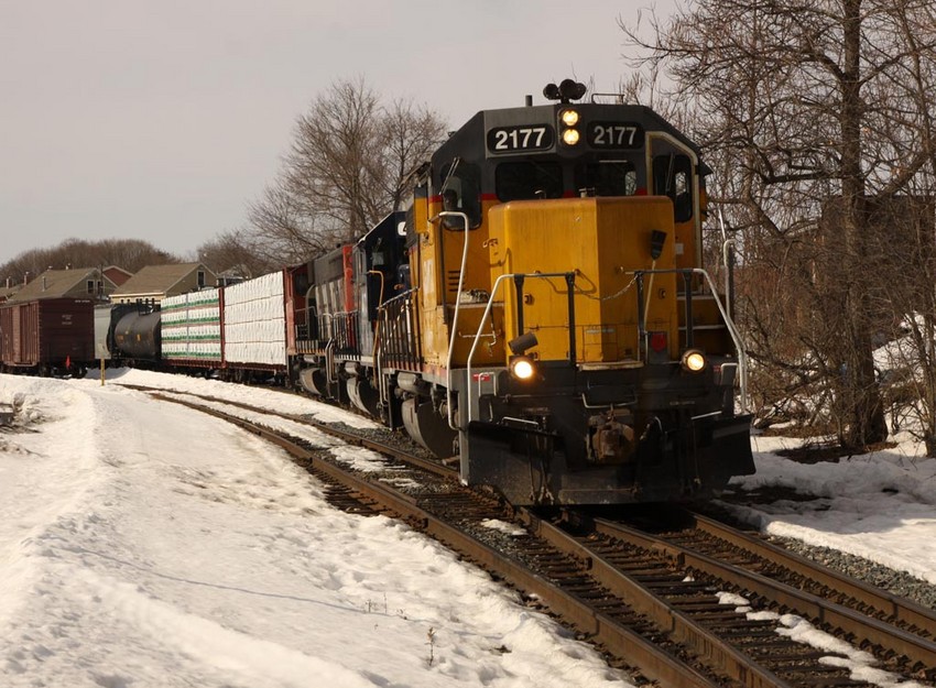 Train 608 heads south: The NERAIL New England Railroad Photo Archive