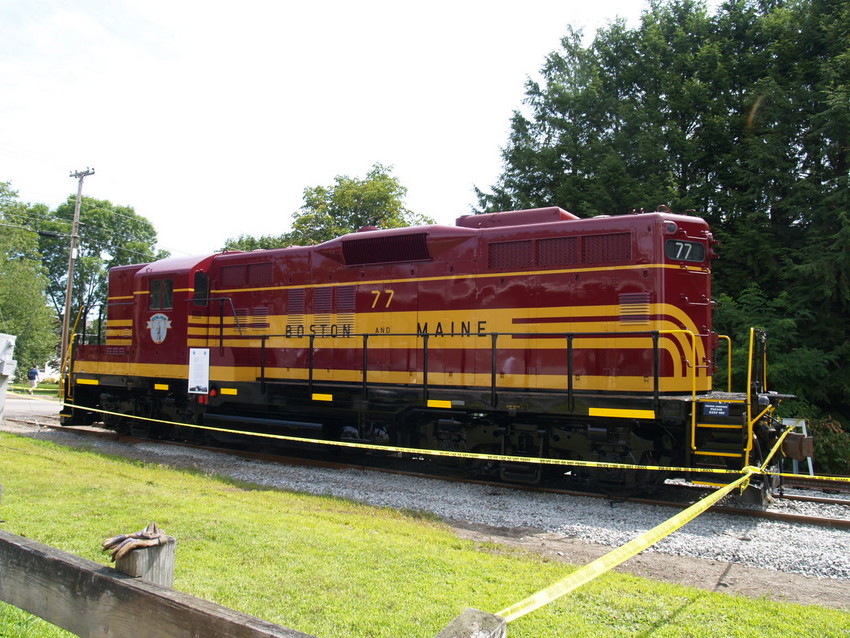 B&M 77: The NERAIL New England Railroad Photo Archive