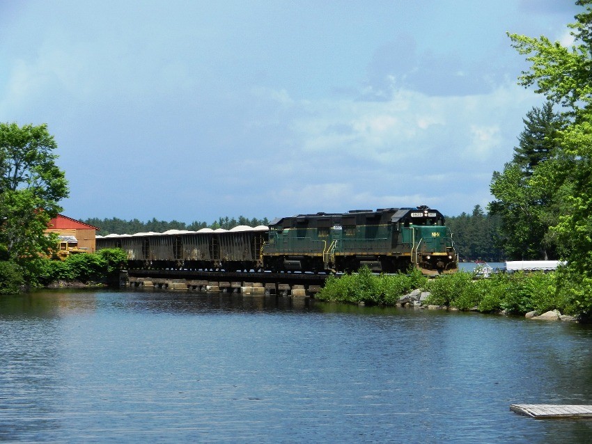 NHN southbound over Milton 3 Ponds.: The NERAIL New England Railroad ...