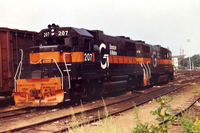 Fresh Paint on these sisters.: The NERAIL New England Railroad Photo ...