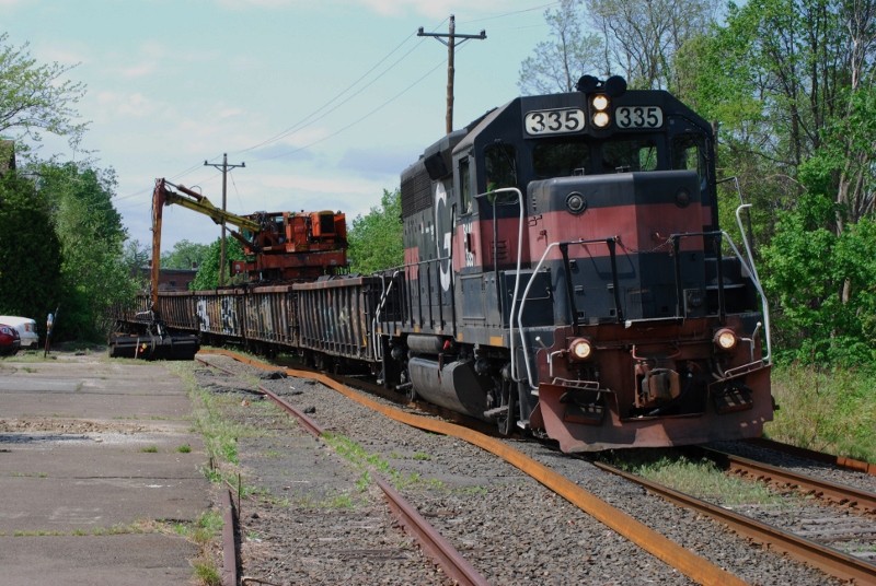Tie handler dropping ties at Northampton,: The NERAIL New England ...