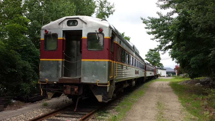 Two former B&M Budd RDC's: The NERAIL New England Railroad Photo Archive