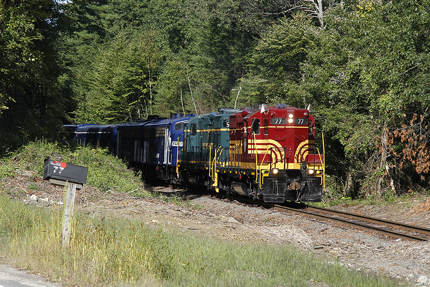 ST 77 Southbound at Northfield: The NERAIL New England Railroad Photo ...