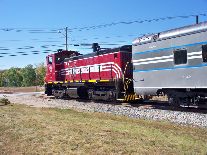 Hobo/Winnipesaukee RR 1012 on Foliage Train: The NERAIL New England ...