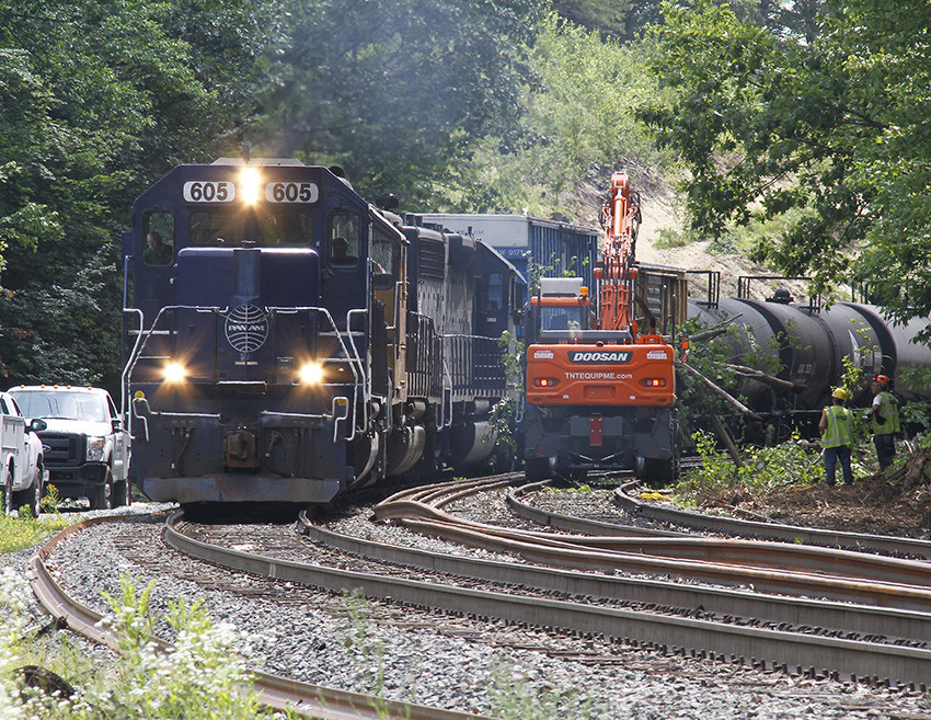 EDPO with Pan Am 605 leading rounds Wachusetts Curve: The NERAIL New ...