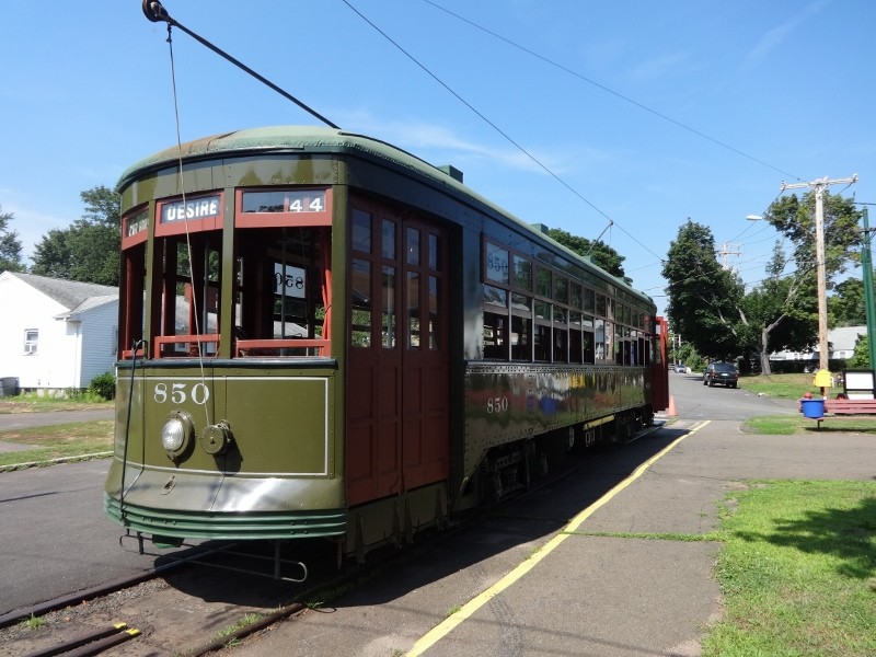 Shoreline Trolley Museum: The NERAIL New England Railroad Photo Archive