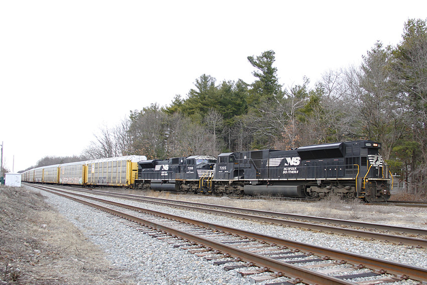 Train 287 with a pair of NS SD80MAC's @ Ayer: The NERAIL New England ...