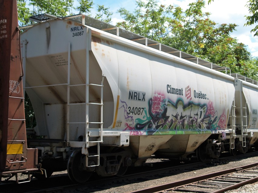 Ciment Quebec 2 Bay Cement Hopper: The NERAIL New England Railroad ...