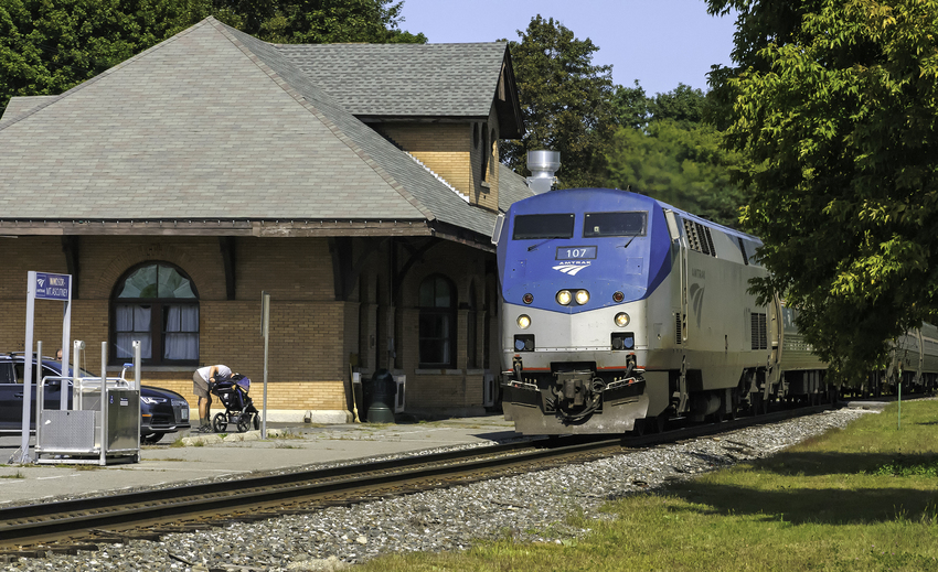 Amtrak Vermonter Arriving Windsor, VT: The NERAIL New England Railroad ...