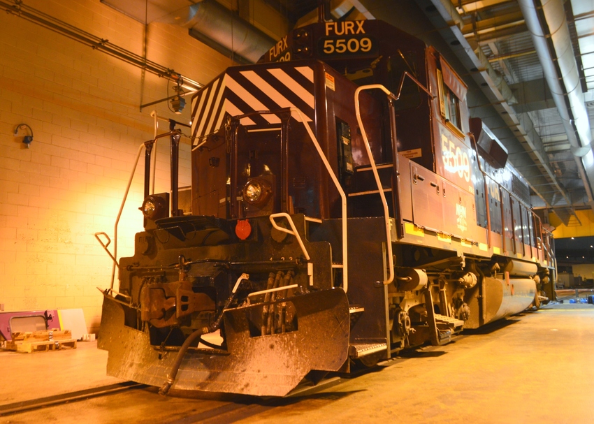 FURX 5509 on the "Wheel": The NERAIL New England Railroad Photo Archive