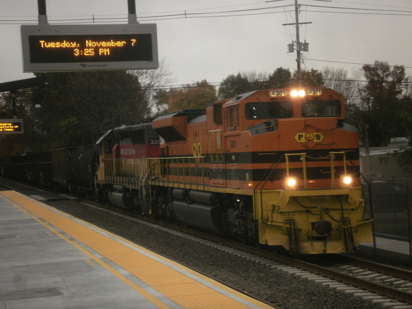 pw 4301 at new wallingford station: The NERAIL New England Railroad ...