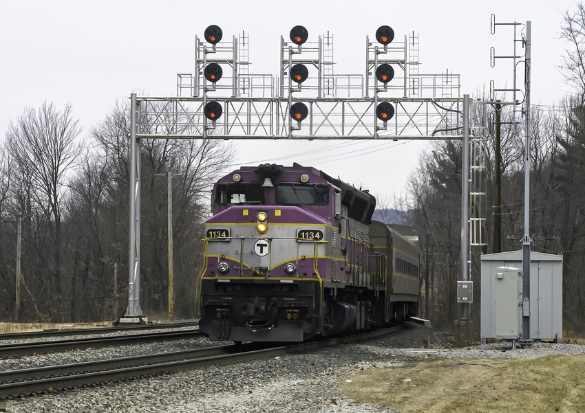 MBTA Train 405 at CPF333: The NERAIL New England Railroad Photo Archive